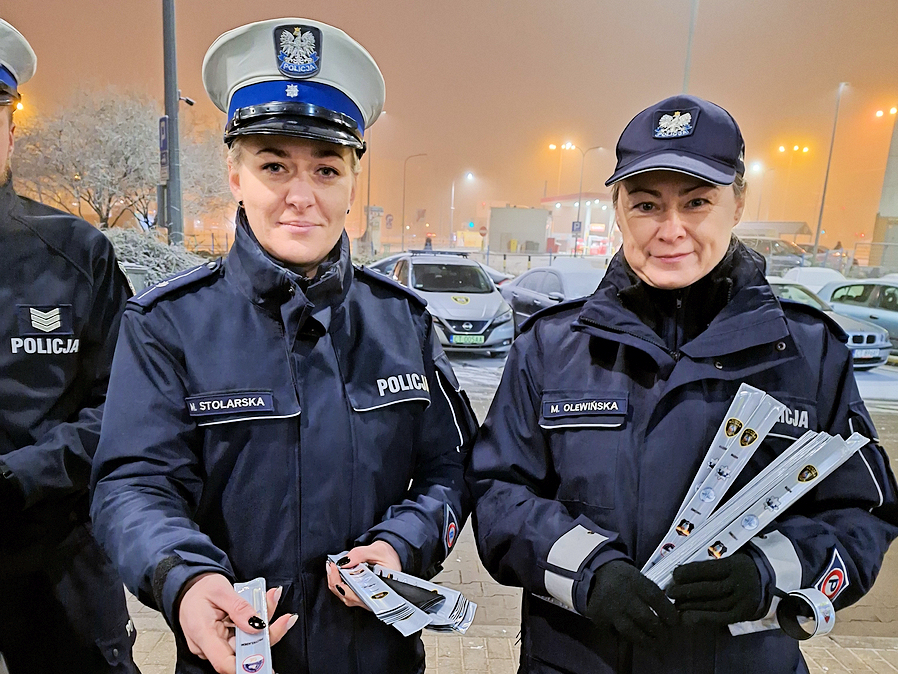 Razem zaświeciliśmy przykładem - Wiadomości - KMP w Toruniu