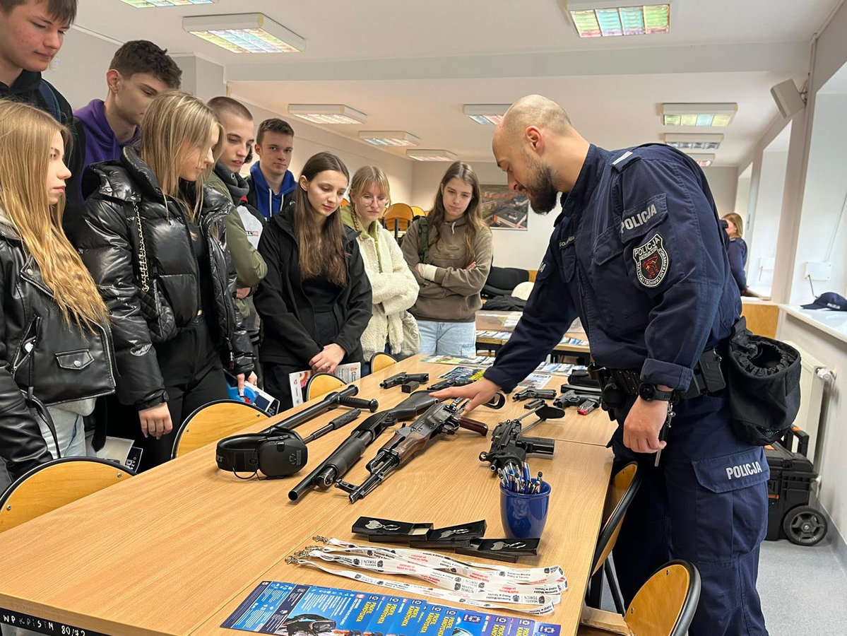 Operacja Rekrutacja na UMK - Wiadomości - KMP w Toruniu